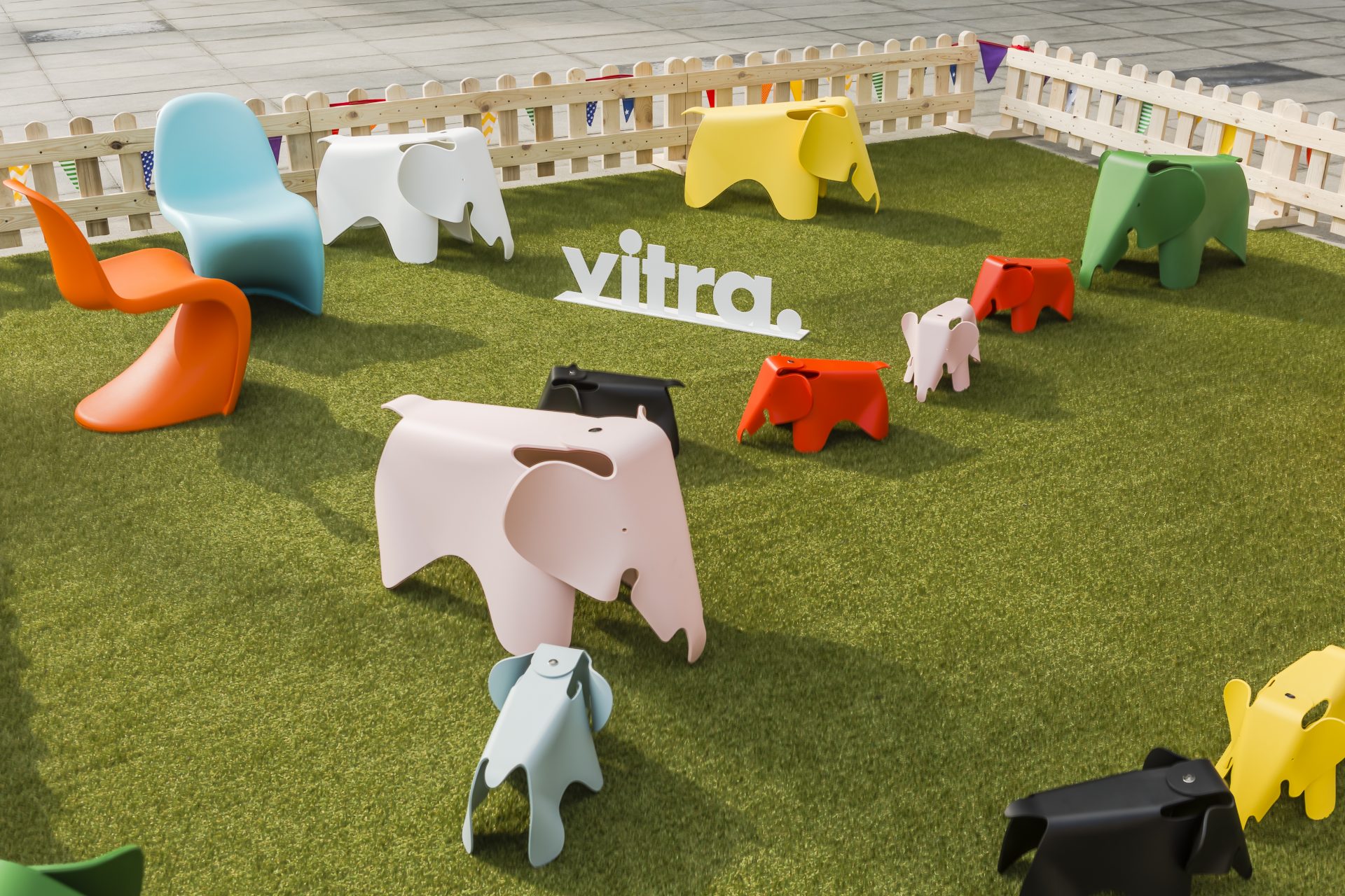 Vitra opens at Le BHV Marais Dubai - Design Middle East