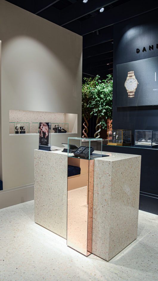 Daniel Wellington's first store in the UAE is classy and minimalistic ...